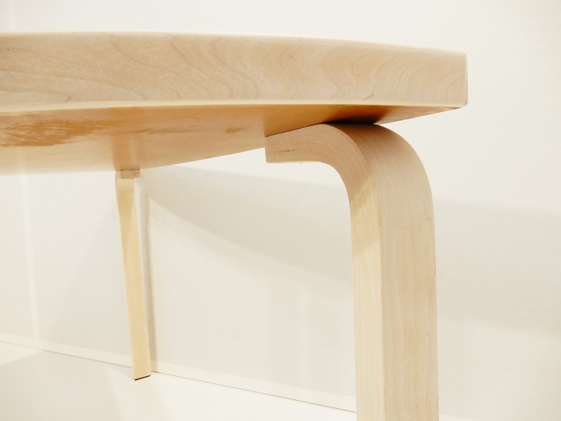 Artek 95 pöytä, koivu/valkoinen laminaatti